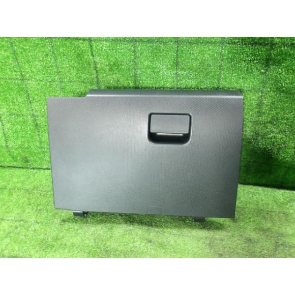 **** 商品説明を必ずご確認ください ****部品管理番号：260220000170210メーカー純正品番：55550-B2330-C0部品名：グローブBOX部品区分：リサイクル品車名：タント車両タイプ名：5ドアハッチバック通称型式：LA...