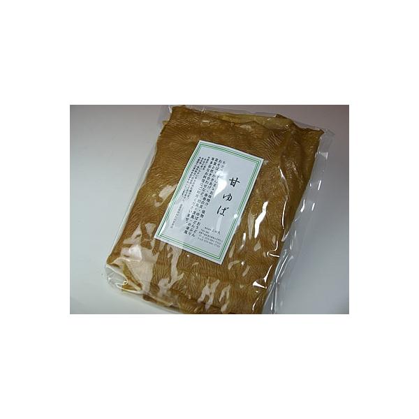 湯葉は豆乳から作るんどすが、どんどんすくいあげて行くとだんだん豆乳が濃くなっていきます。濃くなった豆乳で取れるのが甘湯葉どす。量の割りにお値段お安めどすさかい、おでんなんかにドンと入れて使ってもろても懐に優しおす。もちろん煮物や酒肴にもよろ...