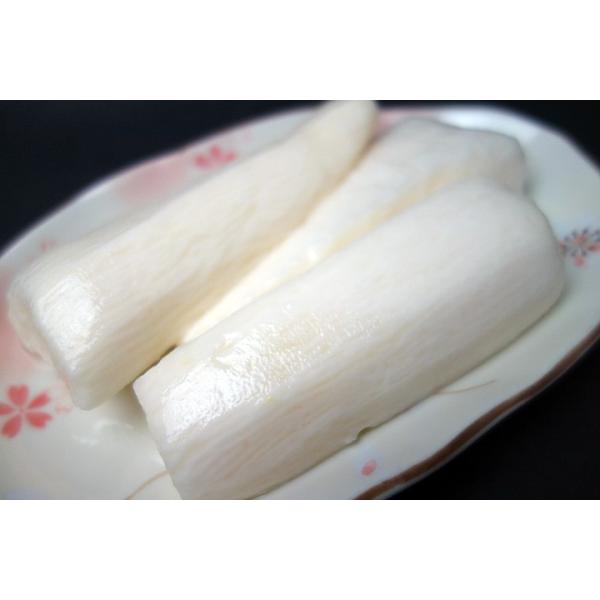 長芋を酢をベースにしたお出汁に漬け込んだお漬け物ですわ。  トロッとした舌触り、シャキシャキとした歯触りの後に酢のサッパリ感が味わえる、味の変化を楽しめる逸品どす。  食欲の落ちる夏場に口当たりも良く長いもパワーを手軽にお召し上がり頂けます...