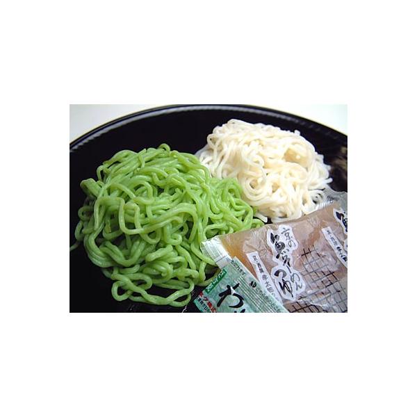 かまぼこ素材をソーメン状にしたあります。 涼味あふれるカマボコそうめんです  西陣林孝太郎造酢さん謹製のめんつゆが付いてますさかいそれかけて召し上がっておくれやす。  温泉卵なんかと合わせてもよろしおすし、お吸い物の具にして頂いても綺麗で美...