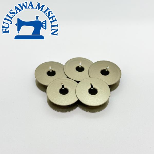 高速直線(職業用)ミシン専用ボビンです。ボビンサイズ　直径24mm容量　5個入りHD9・HS-75DBL 専用ボビンになります。HD9 PROFESSIONALにはお使いいただけません。刺しゅう専用ミシンNS-40・MB-7にもご使用いただ...