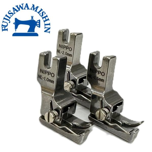 目飛び防止スプリング付き既製の商品で１mmや２mmなど細い幅のステッチがキレイに縫ってありますが、目視で縫うのは難しいため、段付押えで縫います。１cm以上の幅の広いステッチを縫う時に使用する、押え棒に取り付けるステッチ定規やマグネット定規が...