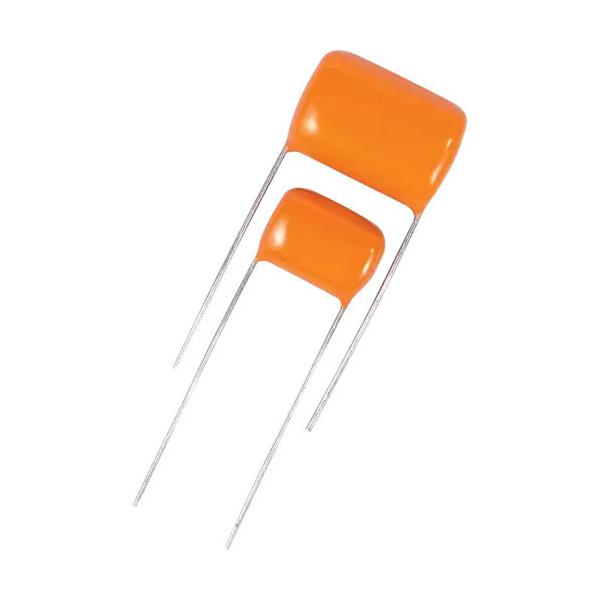 人気の715Pシリーズの高性能バージョンポリプロピレンフィルムと箔に純銅のリード線が付いているため、高パルス電流アプリケーションに最適です摂氏85度の動作で定格5％の許容誤差ストレートラジアルリード、最小長さ1.25 "このシリーズは、ポリ...