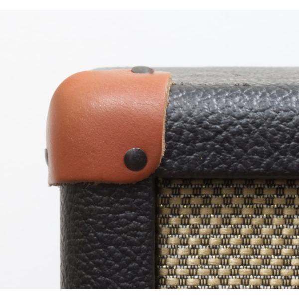 Mesaアンプで使用されているものと同様のキャビネットのレザーコーナー長さ2.25インチ幅1.55インチ