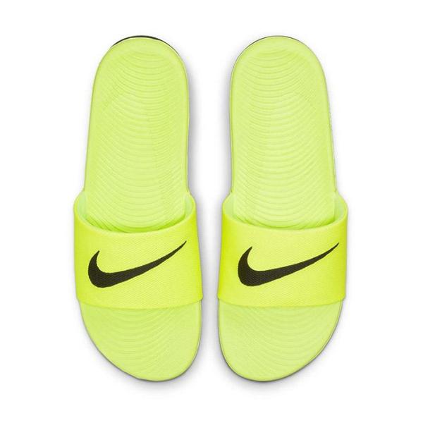 メーカー：ナイキ (NIKE)品名：カワ キッズ スライド GS/PS品番：819352-700■アッパー合成樹脂+合成繊維■アウトソール合成底■カラーボルト/ブラックナイキ カワ スライドは、どんなときも着脱が抜群に簡単なデザイン。子供の...