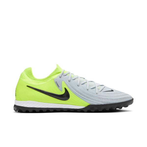 メーカー：ナイキ (nike)品名：ファントムGX 2 PRO TF品番：FJ2583-003■アッパー合成繊維■アウトソールゴム底■カラーMETALLIC SILVER/BLACK VOLT■対応グラウンド土 人工芝 天然芝2024年10...