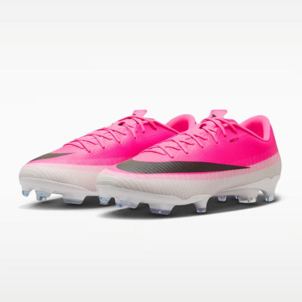 メーカー：ナイキ (NIKE)品名：マーキュリアル ヴェイパー 17 アカデミー FG/MG T品番：IO8228-900■アッパー合成樹脂+合成皮革+合成繊維■アウトソール合成底+合成樹脂(固定スパイク)■カラーマルチカラー/ブラック■そ...