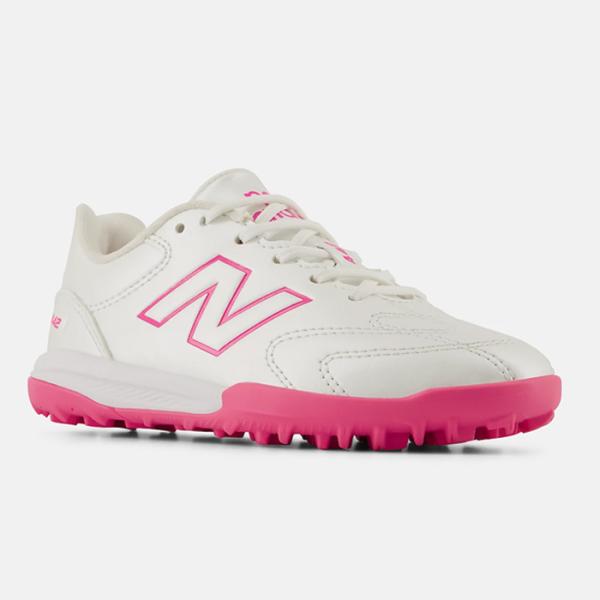 メーカー：ニューバランス (NewBalance)品名：442 Team Jnr TF V3品番：Y43T58XW■アッパー人工皮革■アウトソールゴム底■ミッドソール合成底■ワイズW標準-やや幅広(3E〜4E 相当)■カラーWHITE/PI...