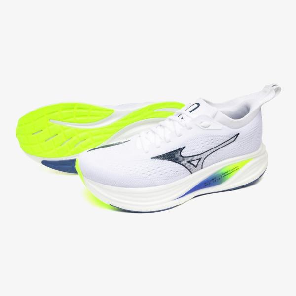 足も、気分も、弾んでいく。弾むような走行感でランニングを楽しみたい方や、軽さを重視しテンポよく走りたいランナーにおすすめ。■カラー 01：ホワイト×ブルー×イエロー■サイズ25.0〜29.0cm■シューズ幅2E相当の方向け■素材甲材：合成繊...