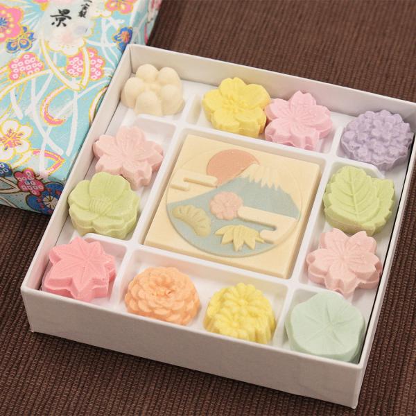 商品内容セット数/2箱【商品情報】品名:百景　千代箱名称：菓子原材料名：和三盆糖（香川県製造）、澱粉/着色料（赤3、赤102、赤106、青1、黄4）内容量：1箱13粒賞味期間：10ヶ月保存方法：常温製造者：ばいこう堂株式会社　香川県東かがわ...