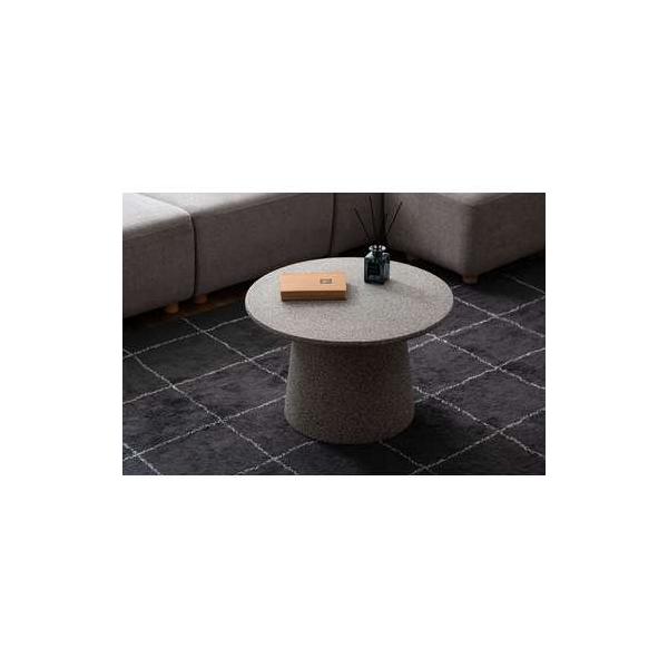離島への配送は、致しておりません。テラゾー柄が引き立てる上品なラウンドデザイン洗練された印象をもたらす上品なラウンドテーブル。本物の石のようにざらりとしたシックなテラゾー柄が、空間にやさしい奥行きを加えます。丸みのある天板と安定感のある裾広...