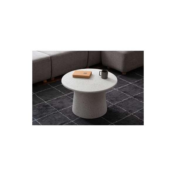 離島への配送は、致しておりません。テラゾー柄が引き立てる上品なラウンドデザイン洗練された印象をもたらす上品なラウンドテーブル。本物の石のようにざらりとしたシックなテラゾー柄が、空間にやさしい奥行きを加えます。丸みのある天板と安定感のある裾広...