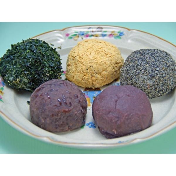 おはぎは５種類です。 餅生地はこだわりの「かぐらもち」で作っています。胸焼けがしません。スッキリした甘さが売り物です。１０個入れ菓子箱は付きません。フードパックにお入れします。１個の重さは約８０ｇです。この商品には冷凍便にて発送致します。