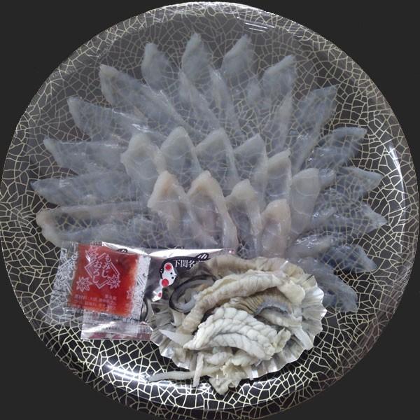 【発売日：2014年04月01日】これ１枚で約２人前です。とらふく使用。もみじおろし、ポン酢も一緒にお届けします。【冷蔵配達】【産地】 トラフグ（国産：養殖）【賞味期限】出荷日含めて冷蔵4日【保存方法】要冷蔵