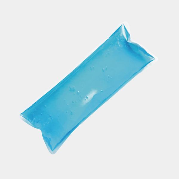 凍らすと保冷剤の中心部のみが硬く、周りは柔らかいままのオリジナル保冷剤をゲルメーカーと共同開発。肌当たりが良く、身体にフィットします。■サイズ：約200×80×25mm■重さ：約200g■入数：1個