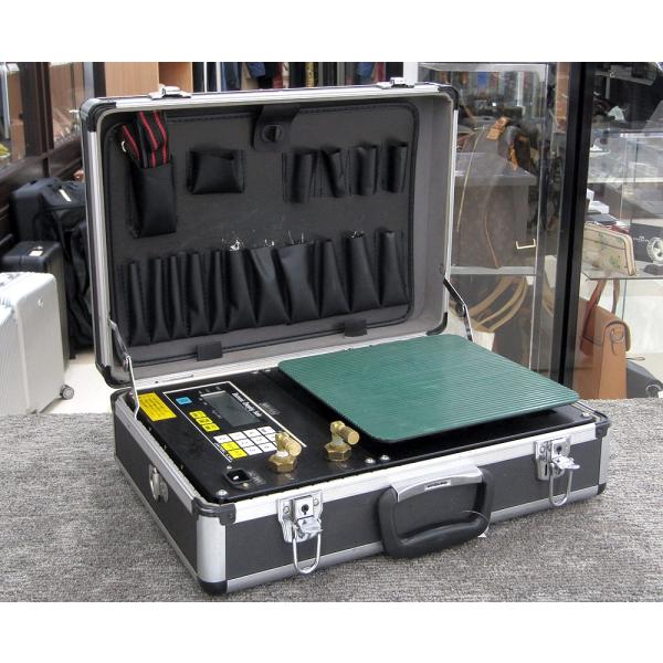 □メーカー：ROBINAIR/ロビネア□商品名：エレクトロチャージングスケール□型　番：JA-6000□外観状態：擦りキズや汚れ等の使用感はやや見受けられます。□動　作通電及びボタン操作、軽量は確認済みとなりますが初期値に0.340kg前後...