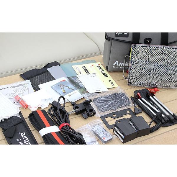 □メーカー：Aputure□商品名：Tri-8c 撮影用LEDライト□仕　様・サイズ：11.5インチ L260.99*W198.64*H93.15mm・重量：2kg・色温：2300K-6800K・光明角度：25°・消費電力：60W（max）...