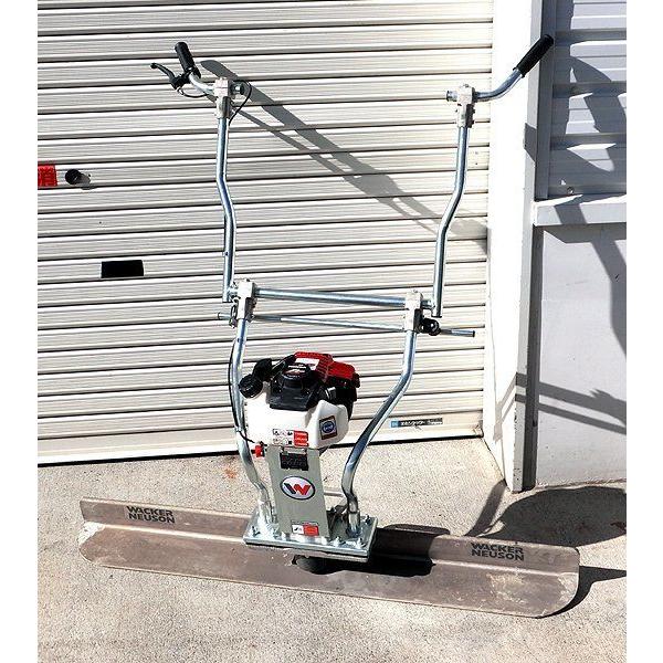 □メーカー：Wacker Neuson/ワッカーノイソン□商品名：ウェットスクリード□型　番：P35A□仕　様エンジン燃料：レギュラー無鉛ガソリン馬　力：1.6馬力ブレード幅：(約)1220mm□状　態本商品は下記内容につき現状品として出品...