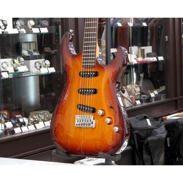 □メーカー：Washburn/ワッシュバーン□商品名：エレキギター□型　番：X-33□スケール：約645mm/21F□ナット幅：約42.5mm□重　量：約3.3kg□フレット残量：約9割□コントロール：1Vol.1Tone.5Way□弦　高...