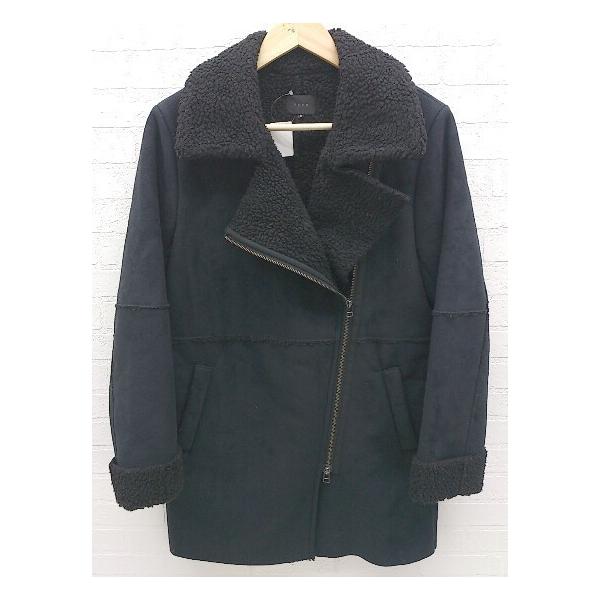 管理番号： 100279935942920200929ベースW3/採八本コタ藁付属品： 無素材： 画像参照色： ブラックサイズ： M梱包サイズ： 梱包サイズは大サイズになります。採寸サイズ： 着丈：78cm　肩幅：41cm　身幅：52cm　...