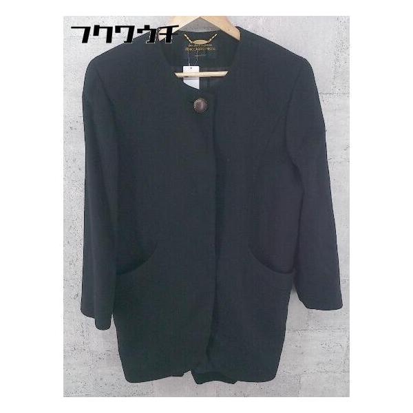 管理番号： 100280174277520200918ベースW173/並付属品： 無素材： 画像参照色： ブラックサイズ： サイズ40梱包サイズ： 通常採寸サイズ： 着丈：85.5cm　肩幅：43cm　身幅：58cm　袖丈：58.5cm