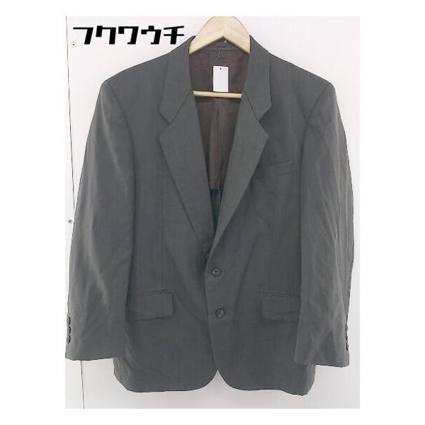 管理番号： 110914000475220210915ベースW68/横付属品： 無　　　　 ジャケットの内側にネーム刺繍あり。素材： 表記なし色： グレーサイズ： サイズ 94 AB4梱包サイズ： 通常採寸サイズ： 着丈：約68cm　肩幅：...