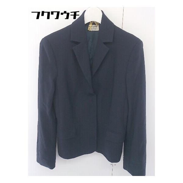 管理番号： 111118000658020211122ベースW347/愛付属品： 無　　　　  肩パット入りです。　　　　 裏地首周りと脇下に汚れや破れあり。　　　　 袖口裏に汚れあり。素材： 画像参照色： ブラックサイズ： サイズI42 ...
