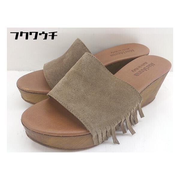 管理番号： 111210000116620211215ベースS679/菅付属品： 無　　　　 全体的に擦れあり。　　　　 アウトソールに擦り減りあり。素材： スウェード系/ラバーソール色： ベージュサイズ： 表記なし 23cm相当梱包サイズ...