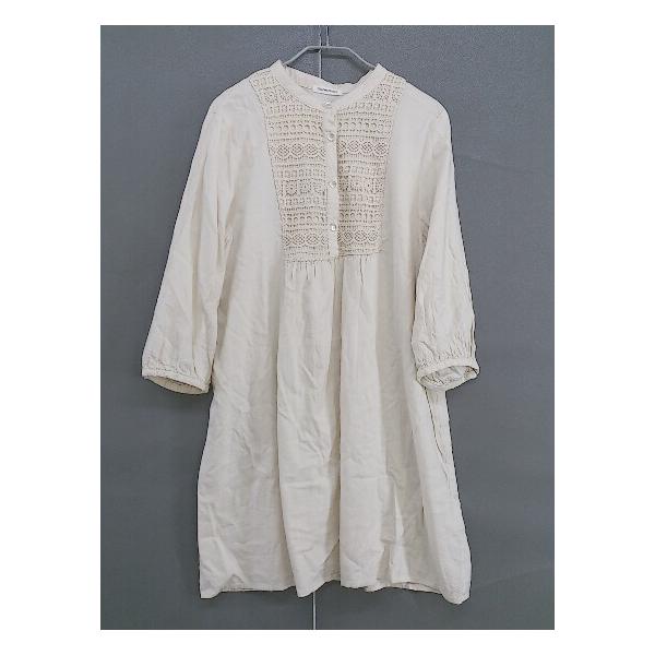 管理番号： 120616000499820220725ベースW413/横<br>付属品： 替えボタン1個<br>　　　　 左袖に多少のシミ汚れあり。<br>素材： 画像参照<br>色： ベージ...