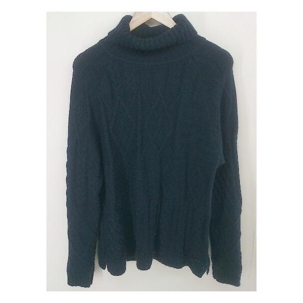 管理番号： 120621000410720220729ベースW3/林付属品： 無　　　　 所々に毛羽立ちあり　　　　 襟の部分に若干の汚れあり　　　　 所々に糸の飛び出しあり素材： 画像参照色： ネイビーサイズ： サイズM梱包サイズ： 通常...