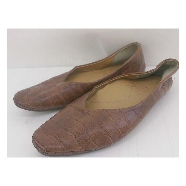 管理番号： 120630000086620220725ベースS352/勝付属品： 無　　　　 かかとに踏みつぶした形跡あり。全体的に擦れ感あり。素材： レザー系/ラバーソール色： ブラウンサイズ： サイズS梱包サイズ： 通常採寸サイズ： 底...