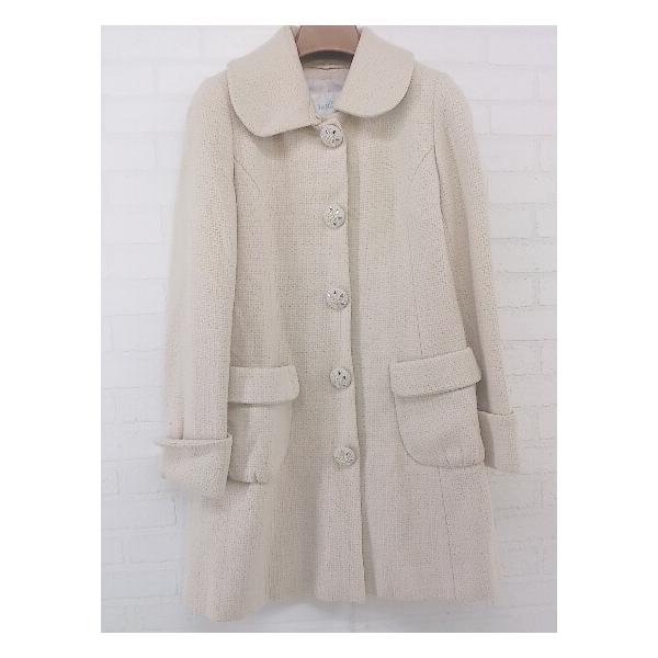 管理番号： 121027000207220230414ベースW26/石付属品： 襟　　　　 襟取り外し可能。　　　　 袖口に汚れあり。素材： 画像参照色： ライトベージュ系 ゴールド系サイズ： サイズ38梱包サイズ： 通常採寸サイズ： 着丈...