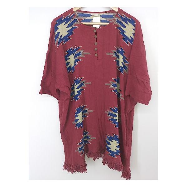 管理番号： 121028003378320230421ベースW9/村付属品： 無　　　　 若干透け感あり。素材： 画像参照色： レッド系 マルチサイズ： 表記なし梱包サイズ： 通常採寸サイズ： 着丈：約73cm　肩幅：約92cm　身幅：約8...