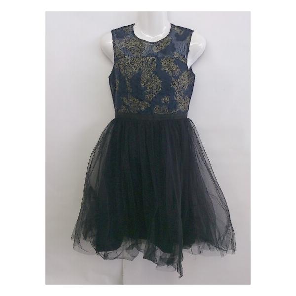 管理番号： 121118000418720230512ベースW63/由付属品： 無　　　　 光沢のある商品です。光の加減やシワによって色味が違って見える場合があります。　　　　 背面に多少の糸ほつれあり。素材： 画像参照色： ネイビーサイズ...