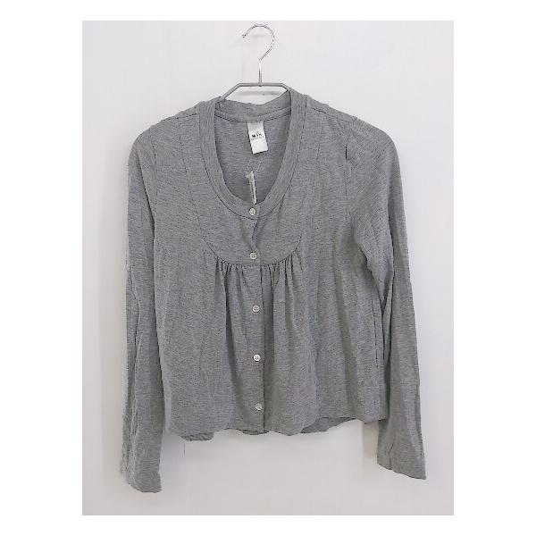 管理番号： 121222000629120240603ベースW821/大付属品： 無<br>首回りや袖口に多少の伸びあり。素材： 画像参照色： グレーサイズ： 表記なし梱包サイズ： 通常付属品： 無<br>首回りや袖...