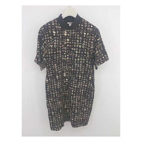 管理番号： 130401000269620240919ベースW710/菅付属品： 無<br>首周りに汚れあり。素材： 画像参照色： チャコールグレー系 ベージュサイズ： サイズXS梱包サイズ： 通常付属品： 無<br&gt...