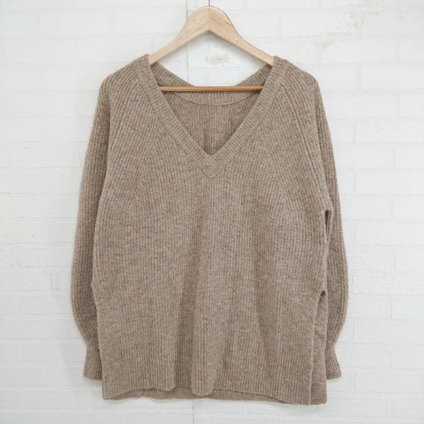 管理番号： 130418000773620240604ベースW146/由付属品： 無<br>多少の毛羽立ちあり。素材： 画像参照色： ライトブラウン系サイズ： サイズF梱包サイズ： 通常付属品： 無<br>多少の毛羽...