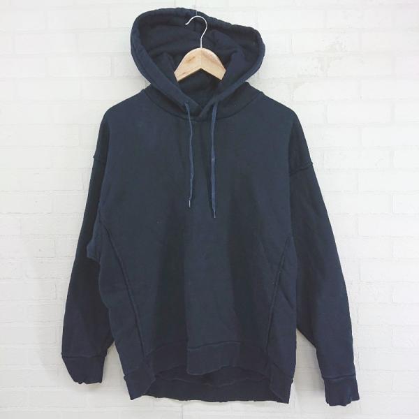 管理番号： 130426002071620240604ベースW181/成付属品： 無<br>前面右肩、左袖口に汚れあり。素材： 画像参照色： ネイビー系サイズ： 表記なし梱包サイズ： 通常付属品： 無<br>前面右肩...