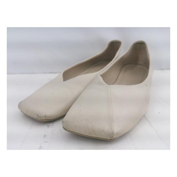 管理番号： 130522000150920240604ベースS441/勝付属品： 無<br>全体的に擦れ汚れあり。素材： レザー系/ラバーソール色： アイボリー系サイズ： サイズ23梱包サイズ： 通常付属品： 無<br&g...