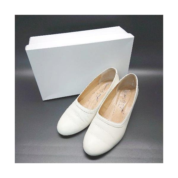 管理番号： 130529000473820250312ベースS/I付属品： 無<br>側面汚れあり素材： レザー系/ラバーソール-色： ホワイト系サイズ： サイズ23.5梱包サイズ： 通常付属品： 無<br>側面汚れ...