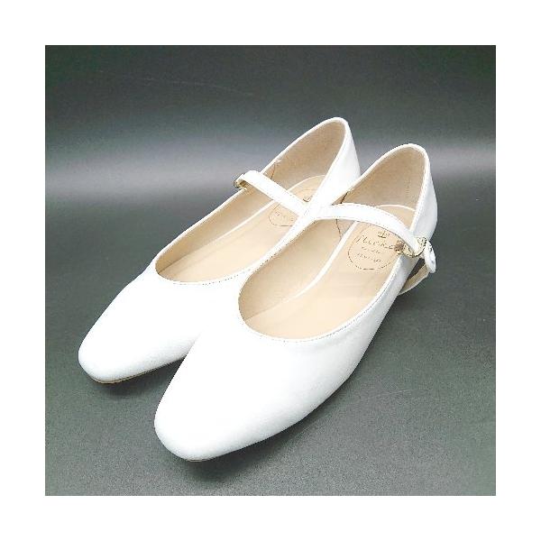 管理番号： 130529000839220250129ベースS/I付属品： 無<br>側面汚れあり。素材： レザー系/ラバーソール-色： ホワイト系サイズ： サイズL梱包サイズ： 通常付属品： 無<br>側面汚れあり...