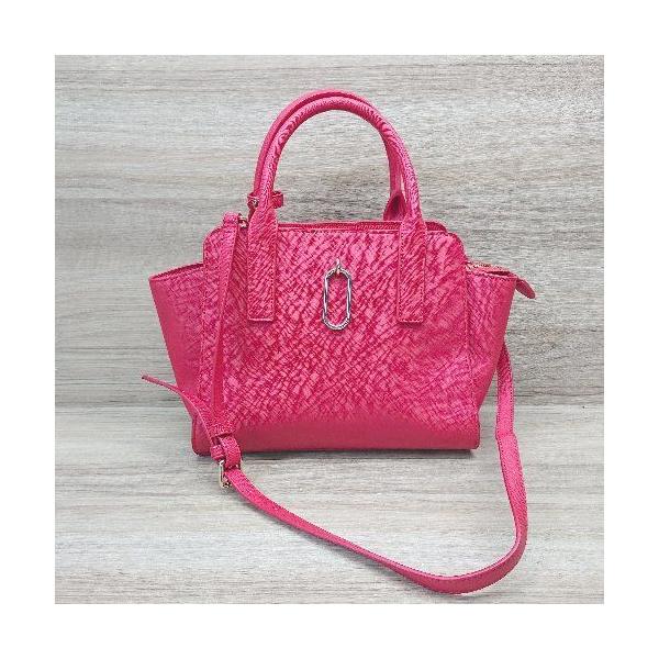 管理番号： 130619003259320250207ベースB/KH付属品： チャーム付き素材： レザー系色： レッドサイズ： 0梱包サイズ： 通常付属品： チャーム付き採寸サイズ： 通常