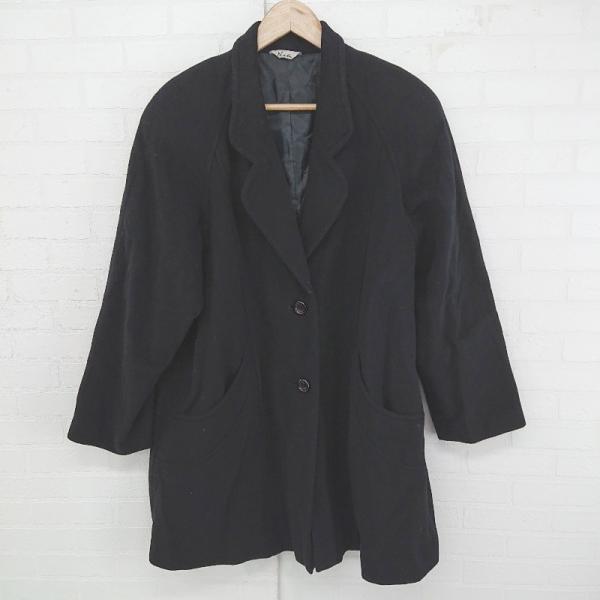 管理番号： 130621001507020240605ベースW758/長付属品： 無<br>使用に伴う毛羽立ちがありますが大きなダメージ等は御座いません。。<br>繊維の付着あり。素材： 画像参照色： ブラックサイズ...