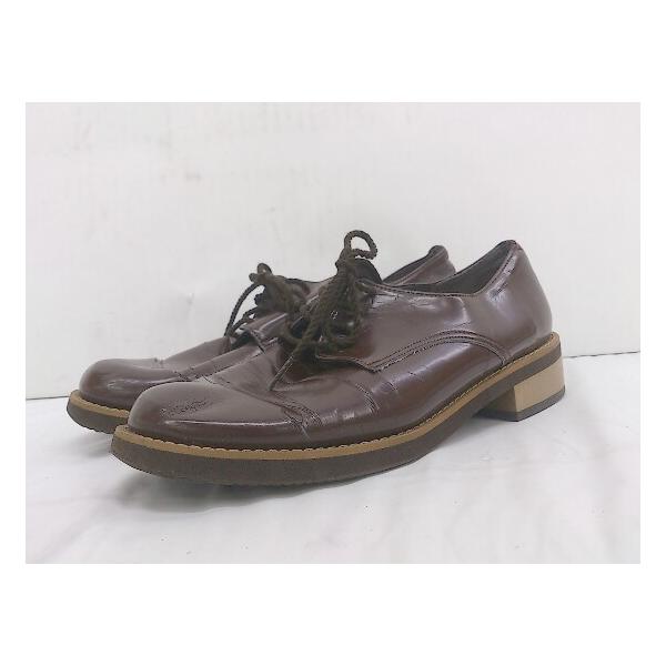 管理番号： 130624000735920230920ベースS18/由付属品： 無<br>素材の剥がれあり。<br>アウトソールに擦り減りあり。素材： レザー系/ラバーソール色： ブラウン系サイズ： サイズ23.5梱...