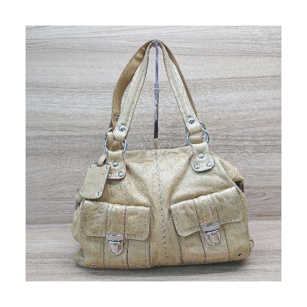 管理番号： 130626001254820250120ベースB/KH付属品： チャーム付き<br>使用感、汚れ、シワあり素材： レザー系色： イエローサイズ： 0梱包サイズ： 通常付属品： チャーム付き<br>使用感...