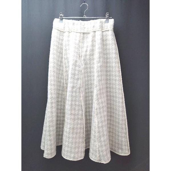 管理番号： 130626004116620250121ベースW/OA<br>付属品： 無<br>全体的に毛羽立ちあり<br>素材： 画像参照<br>色： グレー ホワイト<br>サ...