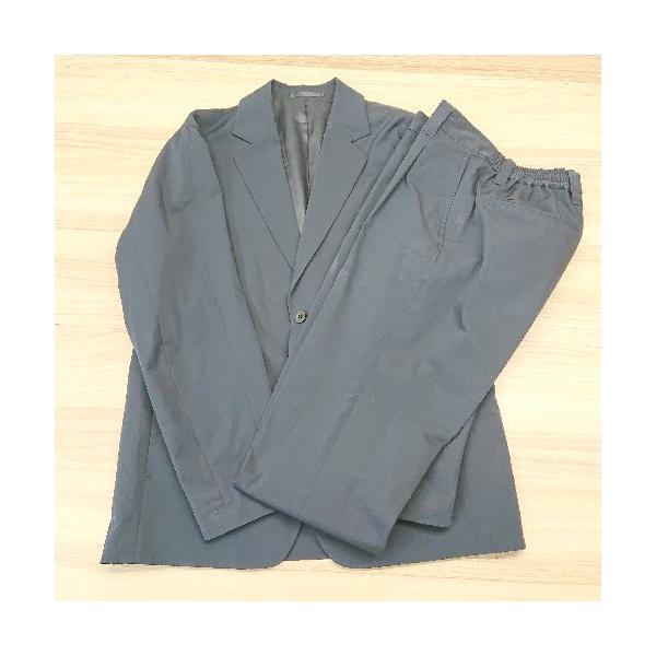 管理番号： 130626004388720250305ベースW/MA付属品： 無<br>パンツ後面に擦れ傷あり。裾に汚れあり。素材： 画像参照色： ネイビーサイズ： サイズ46梱包サイズ： 通常付属品： 無<br>パ...