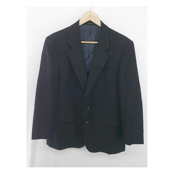 管理番号： 130704003050920240509ベースW229/由付属品： 無<br>繊維の付着あり。<br>ジャケットの内側にネーム刺繍あり。素材： 画像参照色： ネイビー系サイズ： 表記なし梱包サイズ： 通...