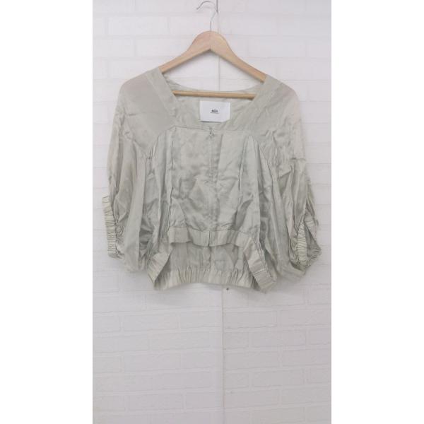 管理番号： 130704003201520240606ベースW112/友付属品： 無<br>所々に汚れあり<br>光沢のある商品です。素材： 画像参照色： カーキ系サイズ： 表記なし梱包サイズ： 通常付属品： 無&l...