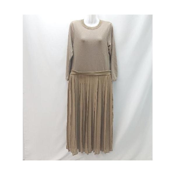 管理番号： 140228000862920240430ベースW/O付属品： 無<br>胸元付近4センチ程のシミ汚れ。素材： 画像参照色： カ−キサイズ： サイズM梱包サイズ： 通常付属品： 無<br>胸元付近4センチ...